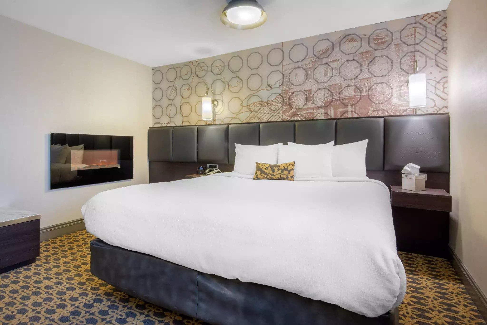 King Room – Champlain Hotel Orillia
